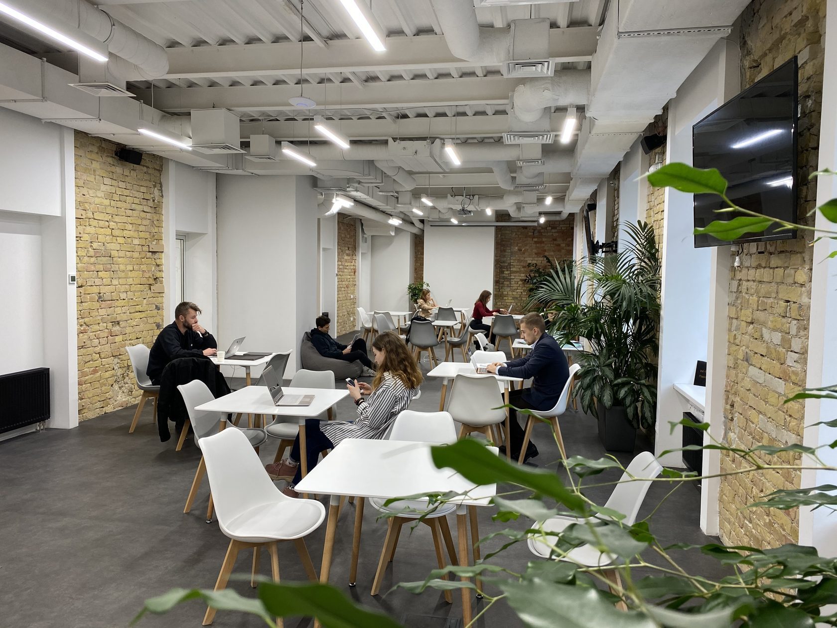 Bonuses for residents of Peremoga spaces in Kyiv